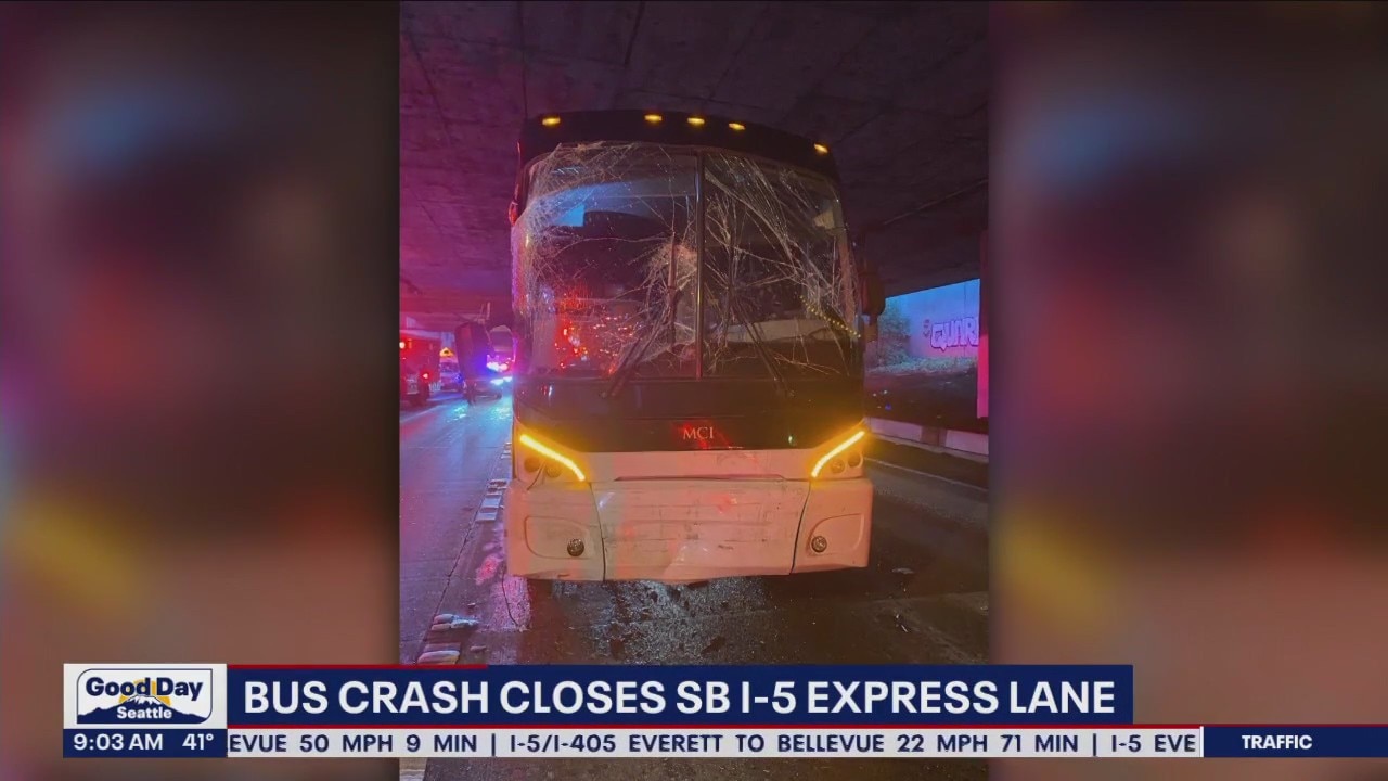 Bus crash closes southbound I-5 express lane | FOX 13 Seattle