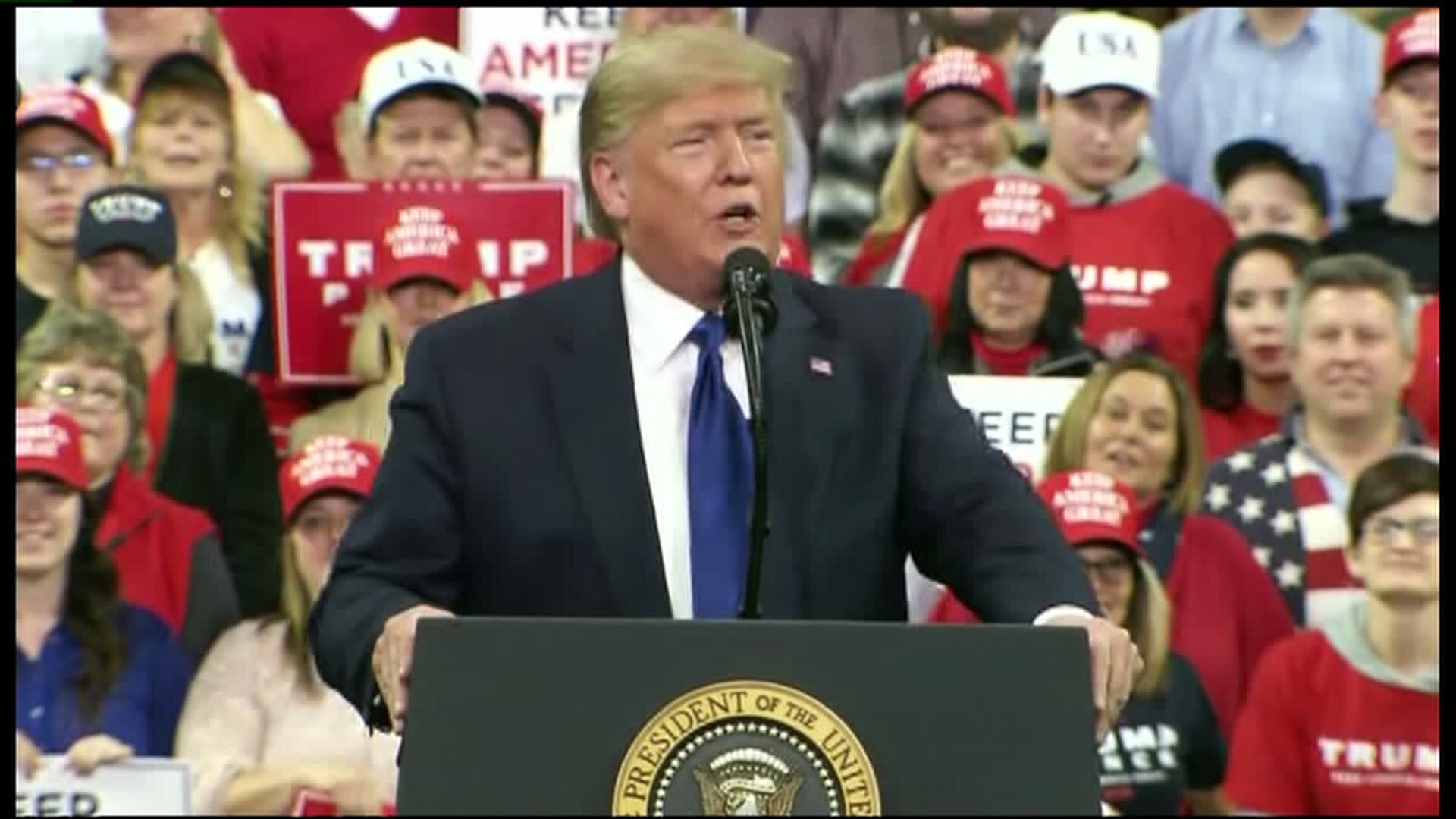 President Trump asks if there are any Packers fans in the crowd | FOX6 ...