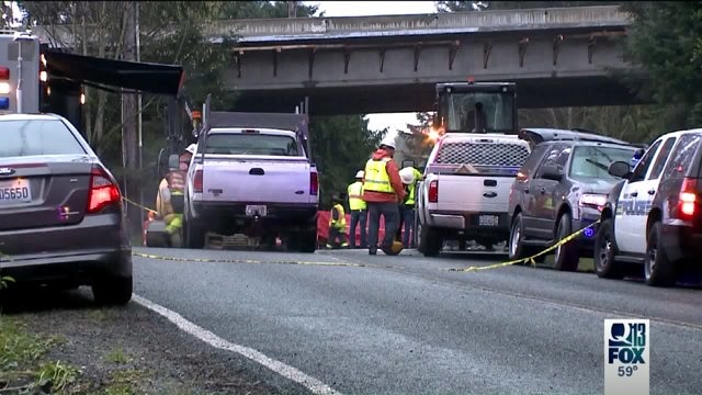 Family of 3 killed when concrete barrier falls from bridge | FOX 13 Seattle