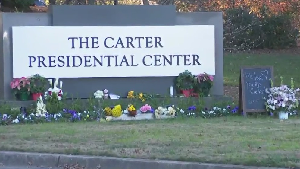 Public waits at Carter Center to pay respects | FOX 5 Atlanta